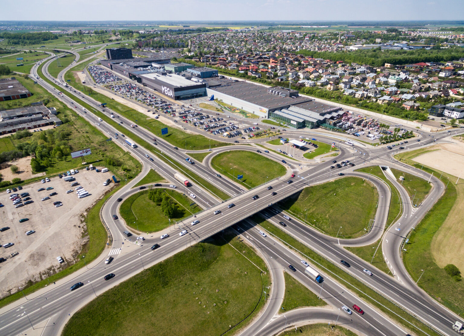 Prekybos ir laisvalaikio centras MEGA Kaune | Baltic RED